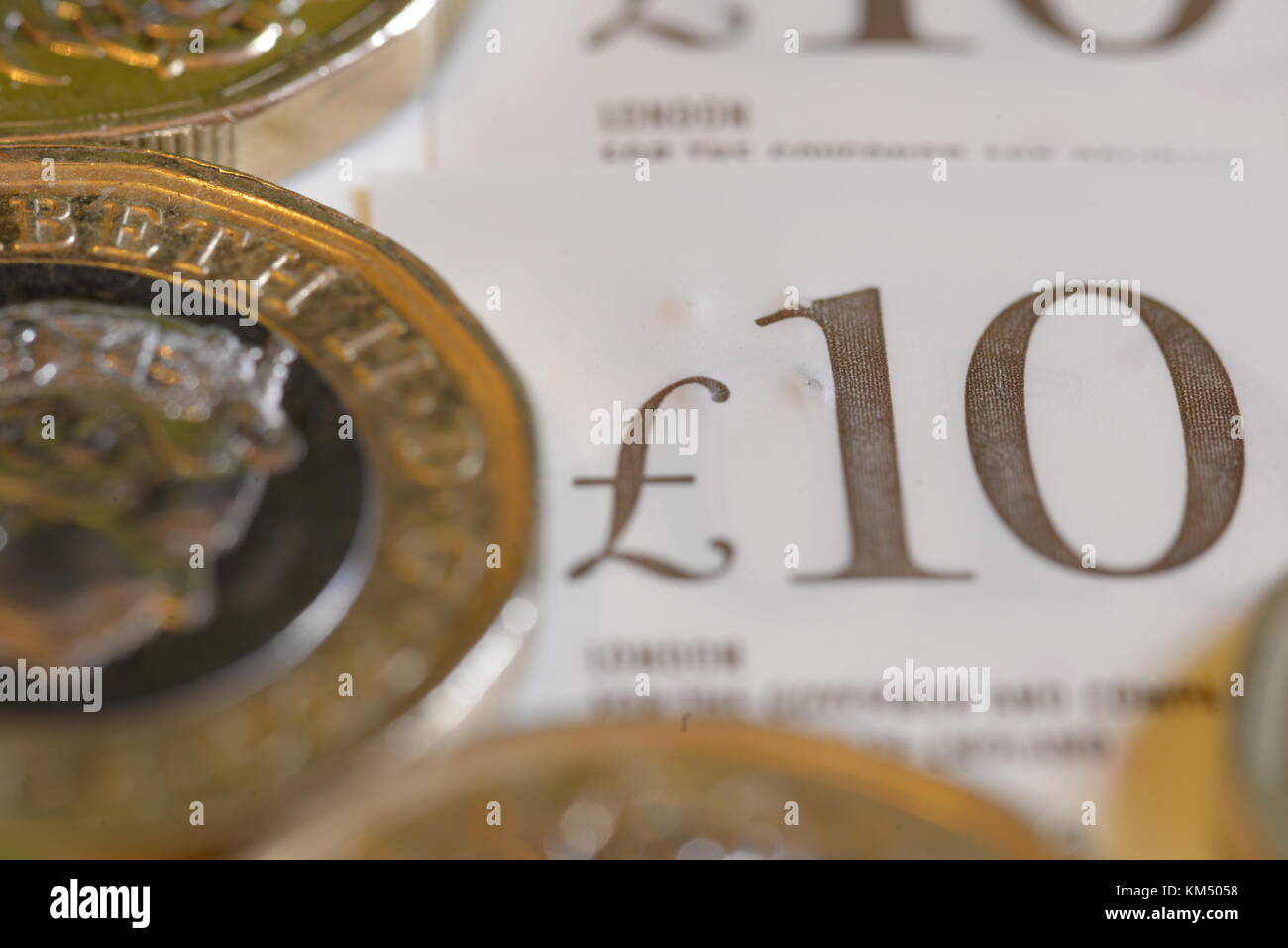 United Kingdom sterling currency notes and coins Stock Photo - Alamy
