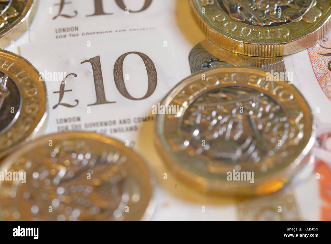 United Kingdom sterling currency notes and coins Stock Photo - Alamy