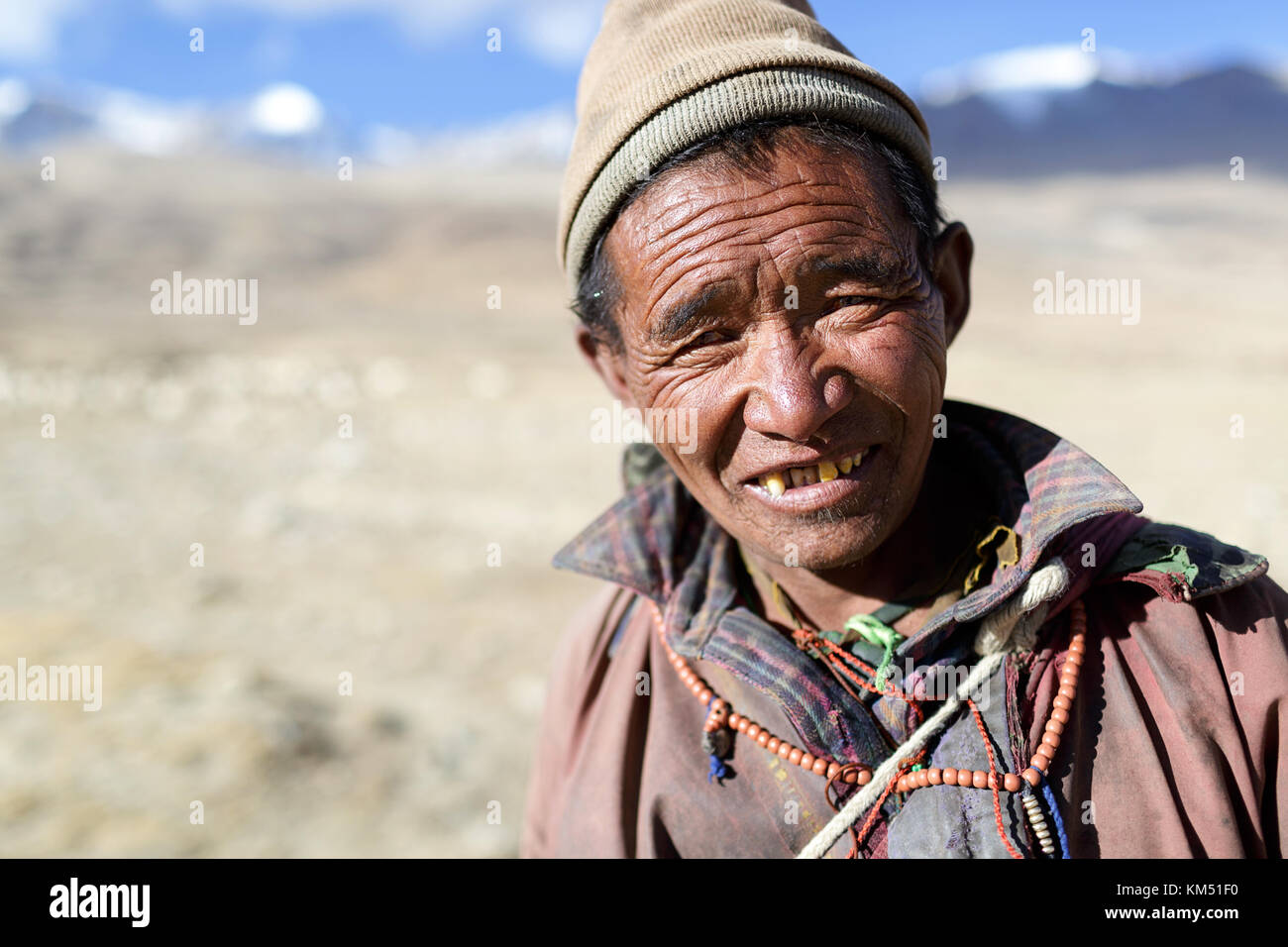 Changpa nomad man shepherd ladakh hi-res stock photography and images ...