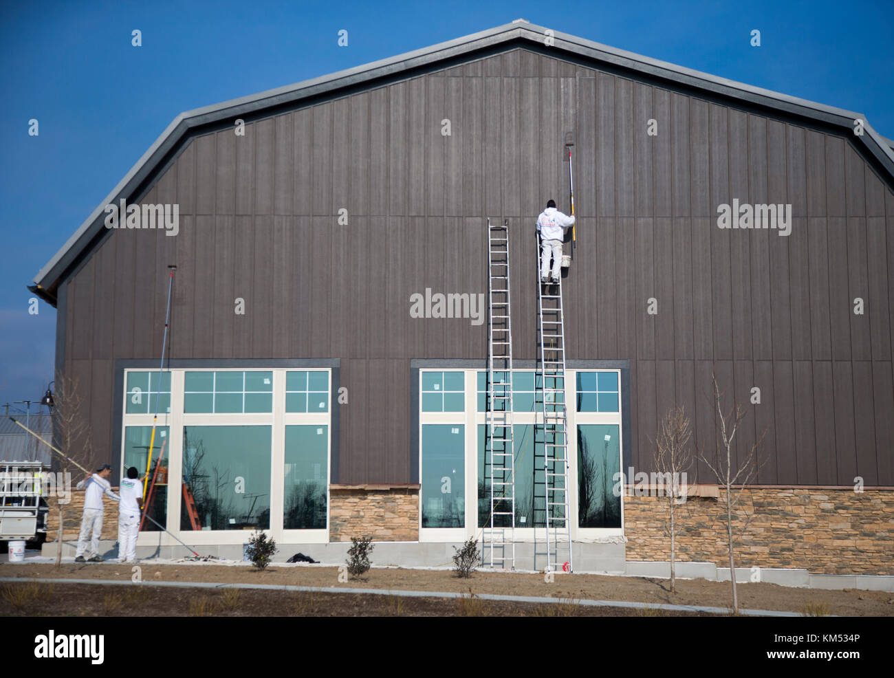 Building painter working height hi-res stock photography and images - Alamy