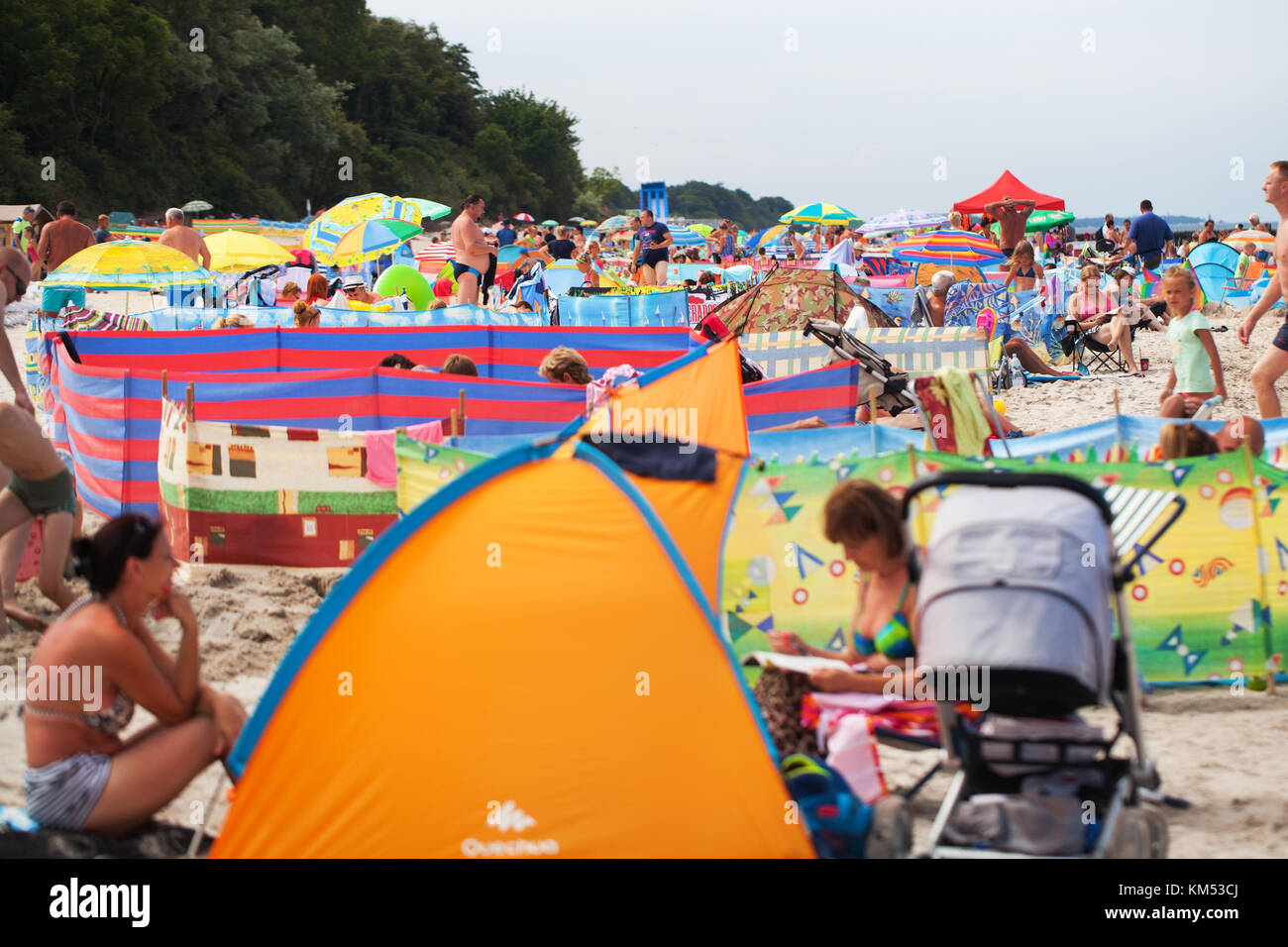 Polish sea, beach - crowds on the beach. chaos, color, screens Stock ...