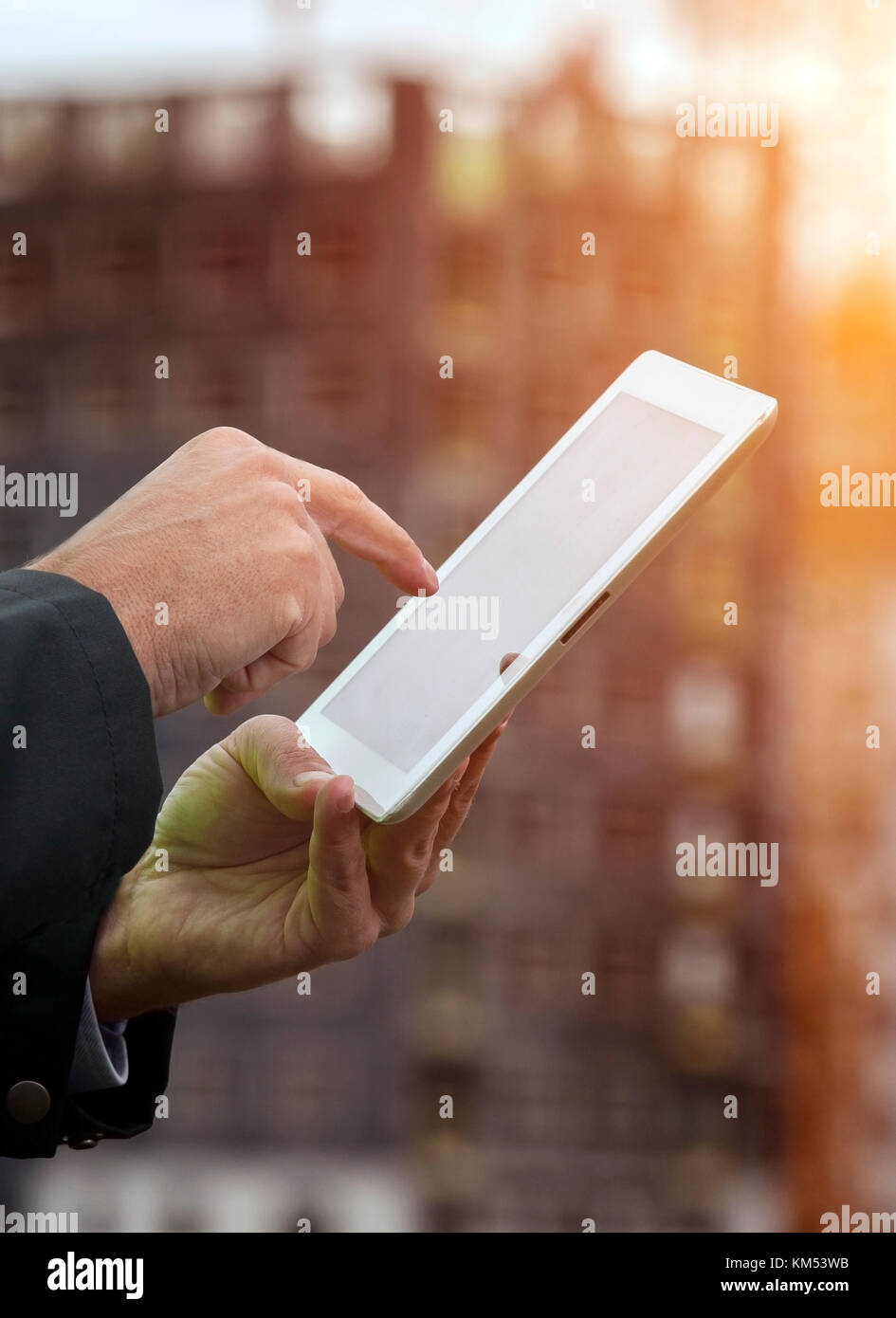Man tablet contractor inspection hi-res stock photography and images ...