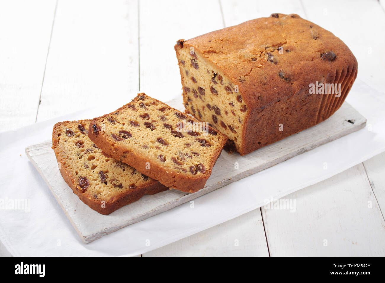 sliced fruit loaf Stock Photo - Alamy
