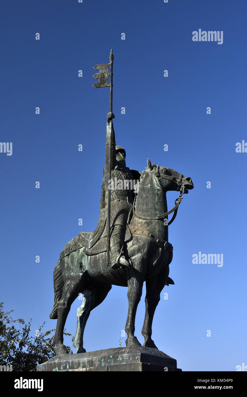 vimara peres;equestrian statue;porto;portugal Stock Photo - Alamy