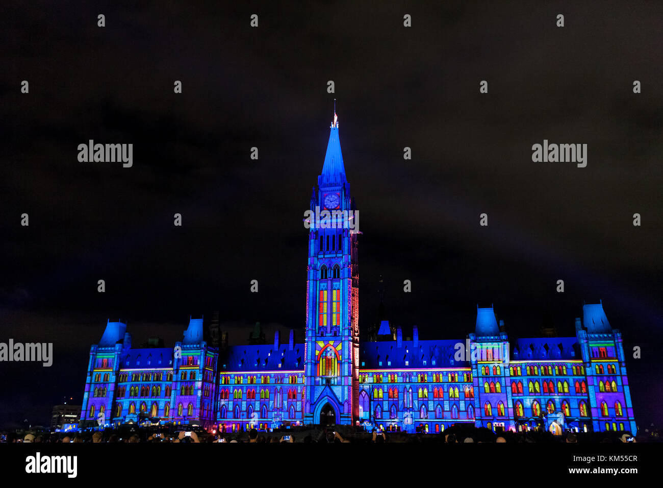 Northern Lights sound and light show illuminate centre block of Canada ...
