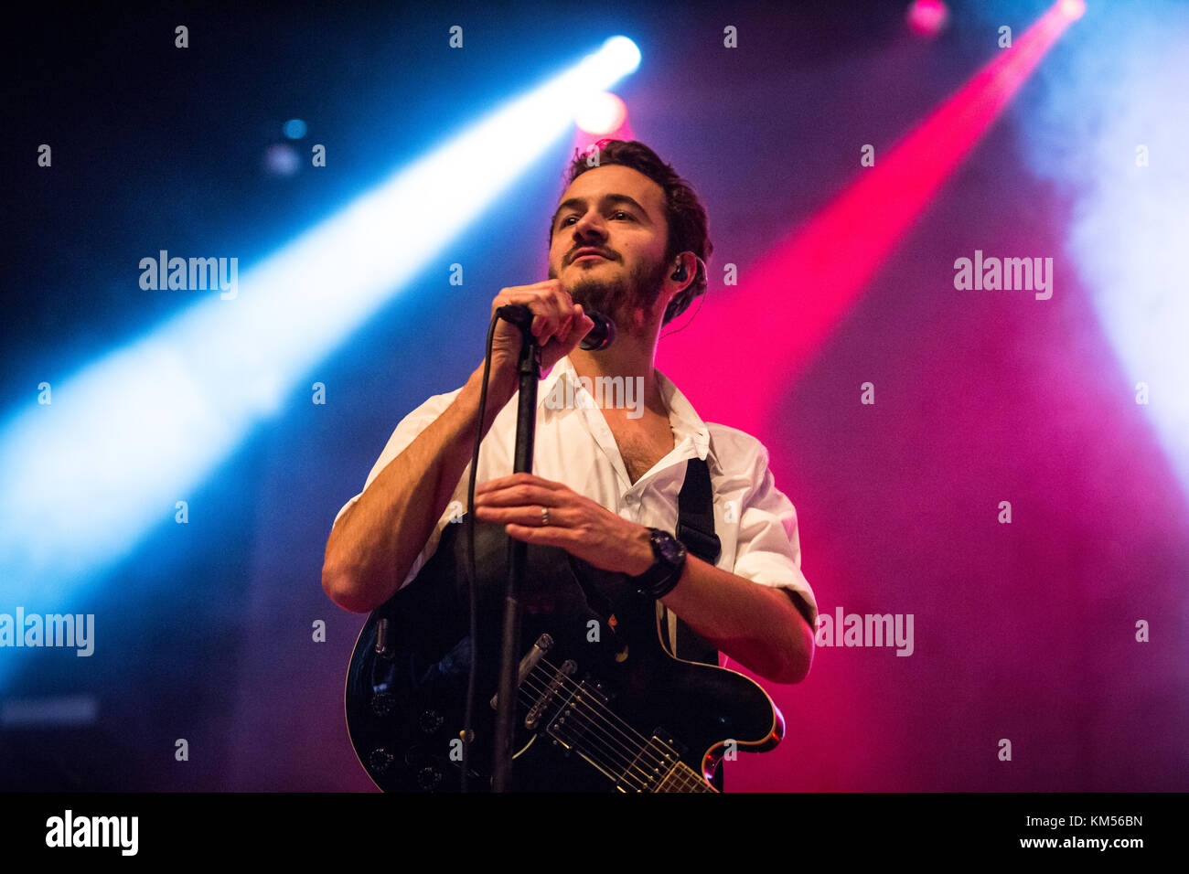 Editors vocalist hi-res stock photography and images - Alamy
