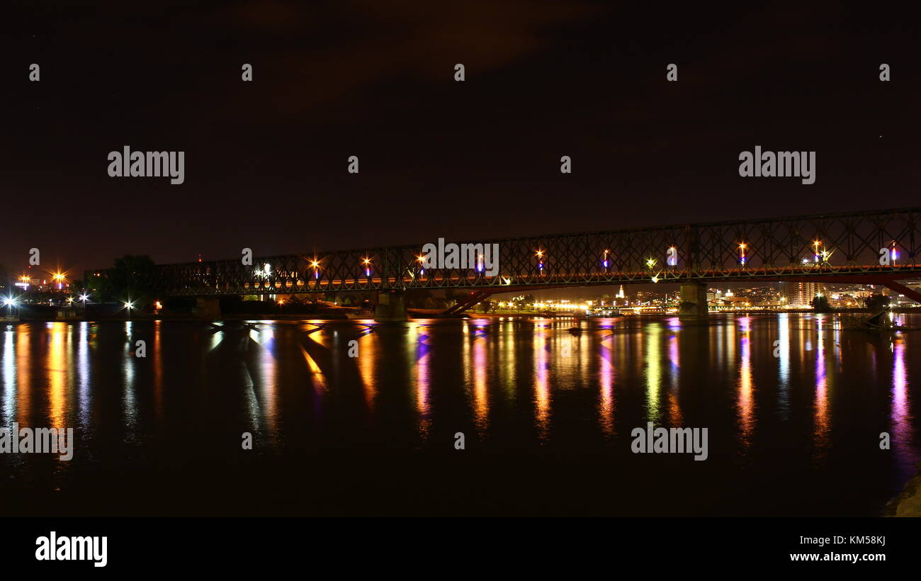 Belgrade at night. River Dunav Stock Photo - Alamy