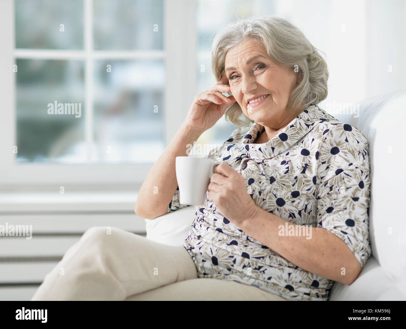 Portrait of beautiful senior woman Stock Photo - Alamy