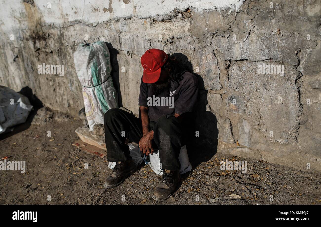 The number of people trapped between migration, indigence ...