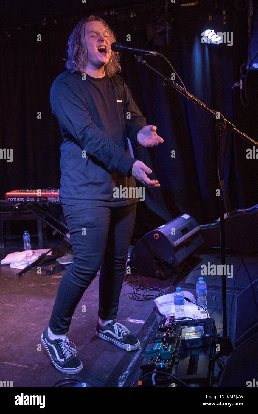 Lewis capaldi hi-res stock photography and images - Alamy