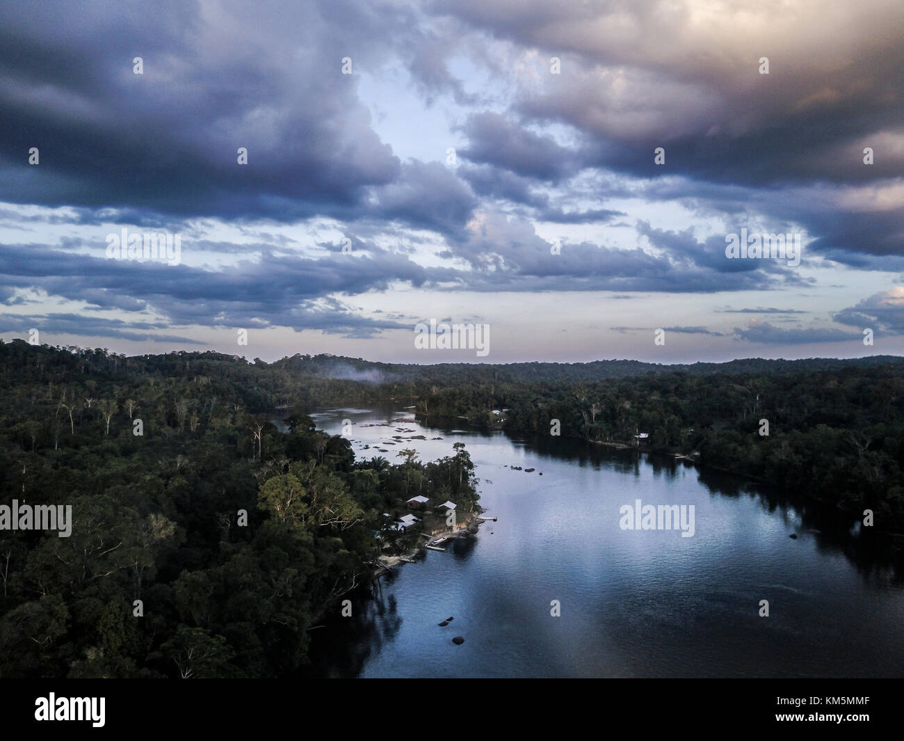 Camopi, Brazil. 19th Nov, 2017. Picture of the border region between ...
