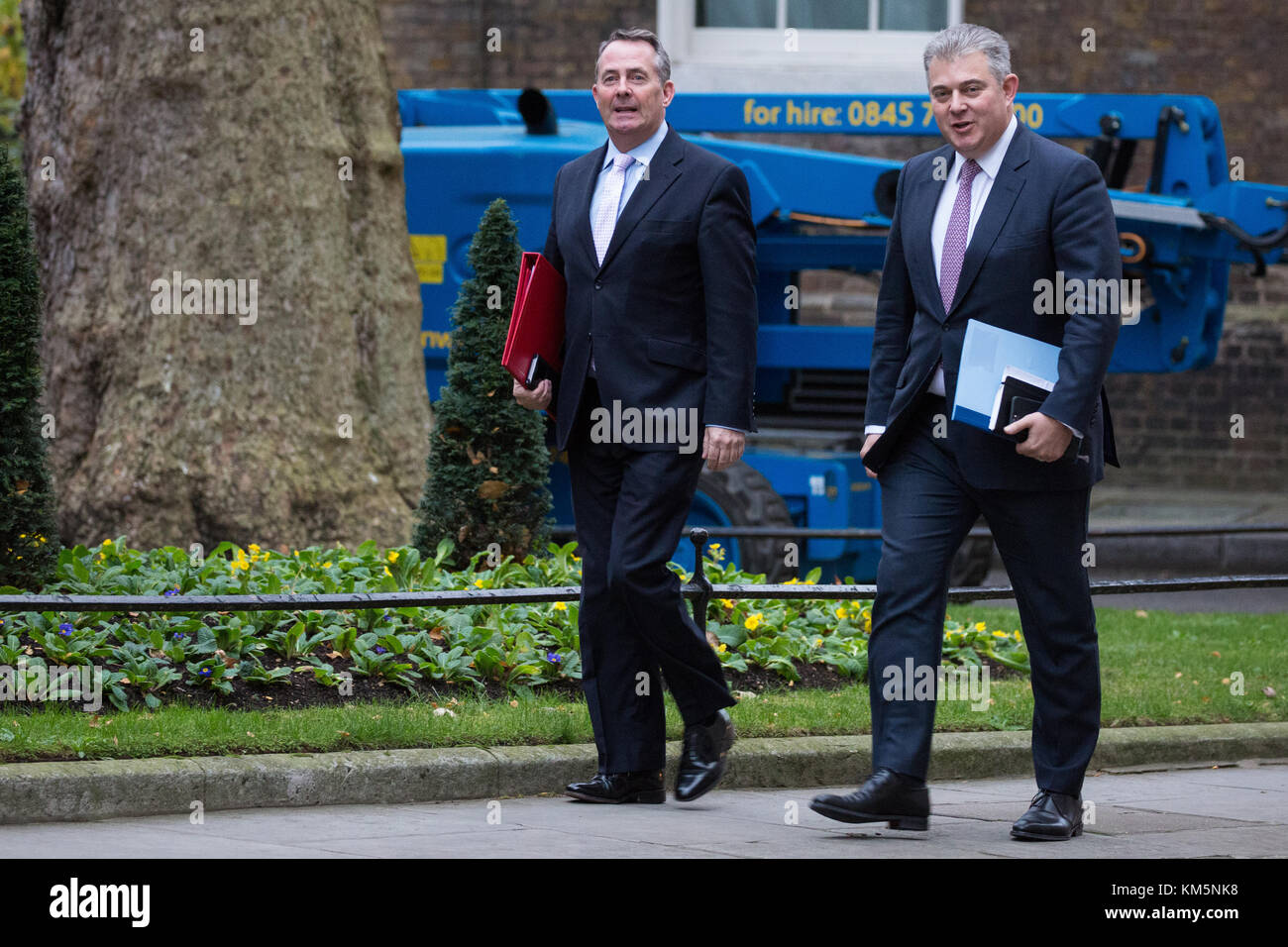 International trade secretary liam fox arriving at 10 downing street hi ...