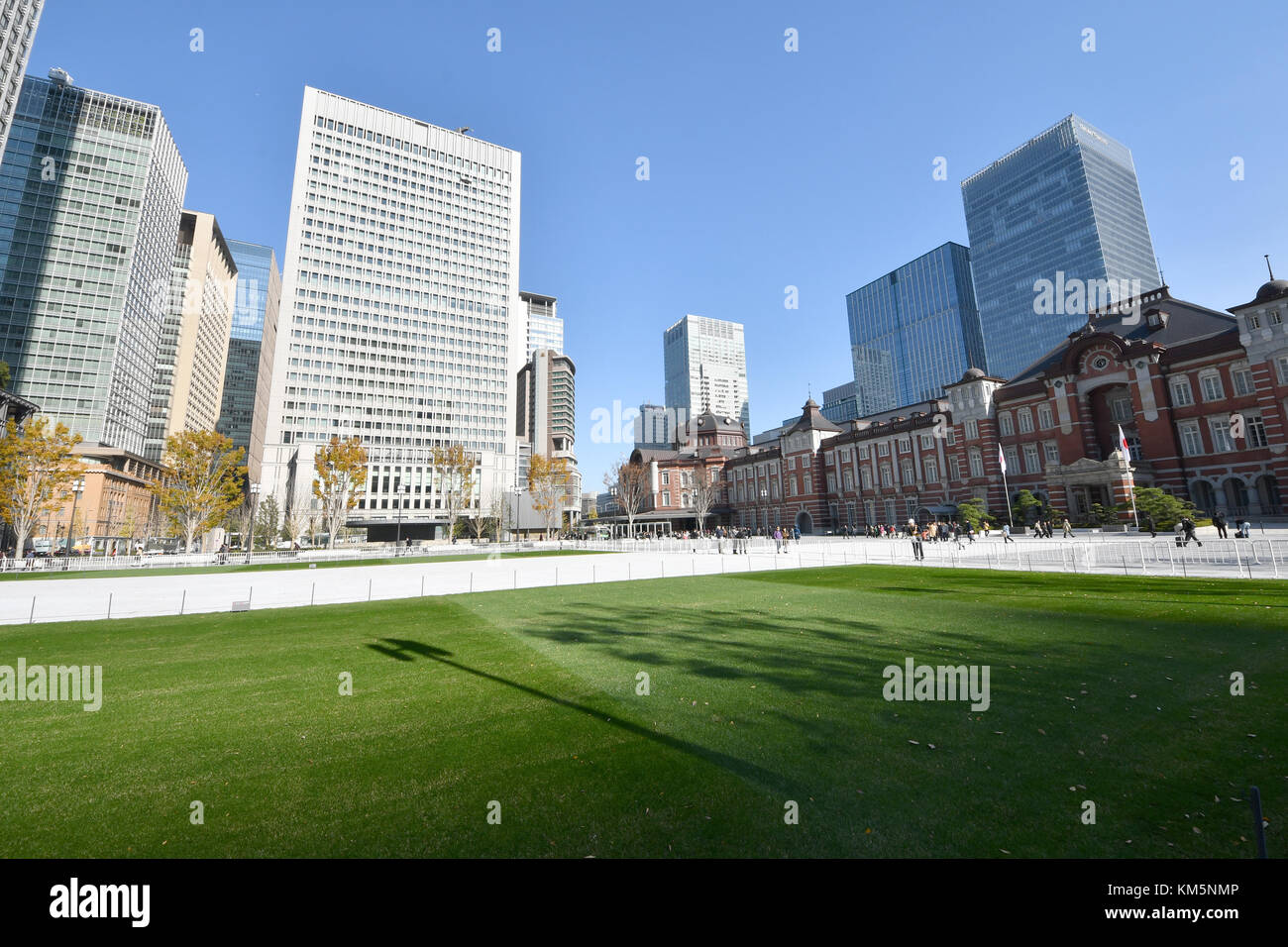 Tokyo, Japan. 5th Dec, 2017. The central square and promenade leading ...