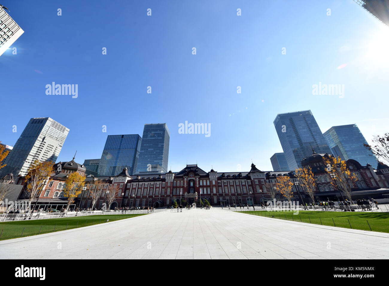 Tokyo, Japan. 5th Dec, 2017. The central square and promenade leading ...