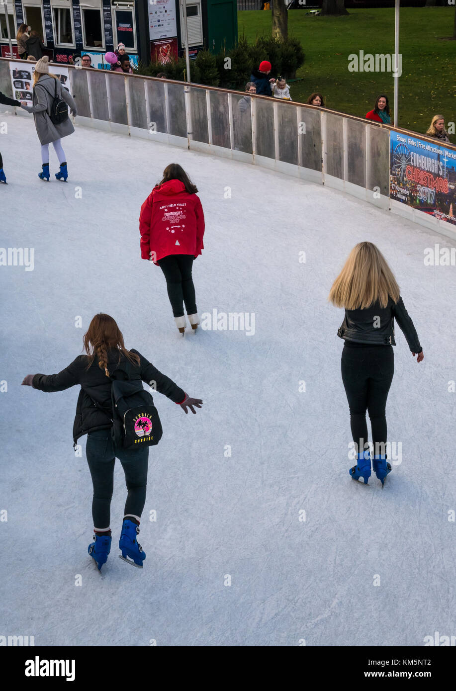 Edinburgh’s st andrew square hi-res stock photography and images - Alamy