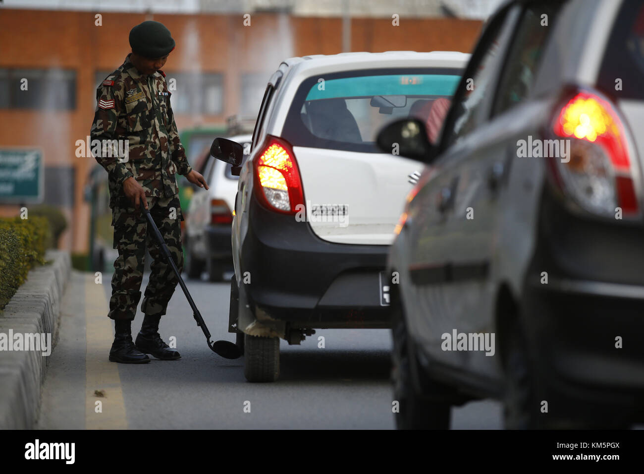 Kathmandu, Nepal. 5th Dec, 2017. A Nepalese Army personnel conduct a ...