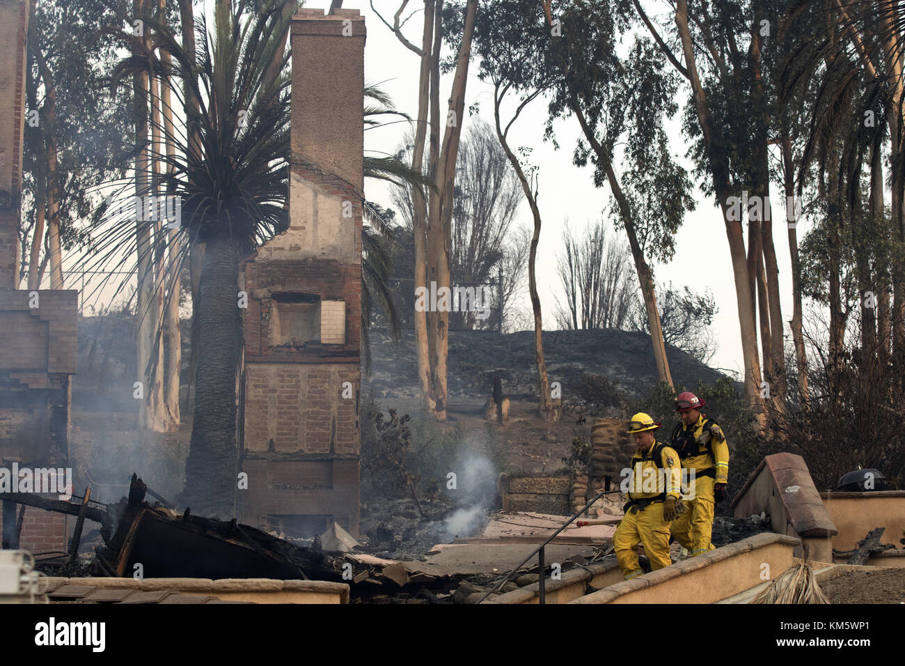 Santa Paula, California, USA. 5th Dec, 2017. Burned homes are see near ...