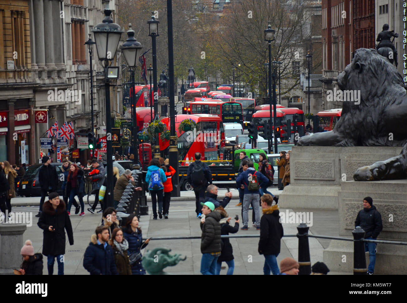 Overcrowded bus uk hi-res stock photography and images - Alamy