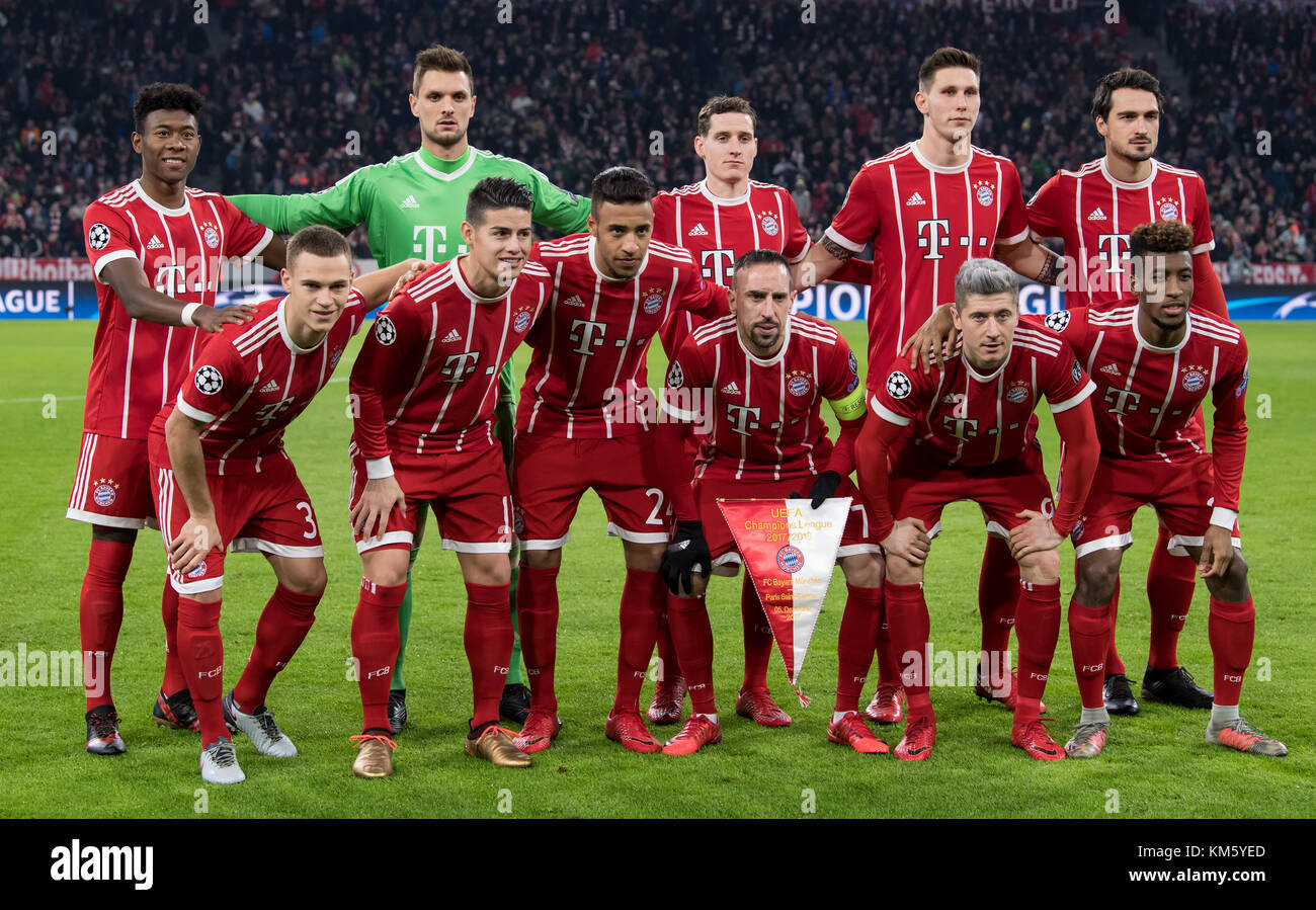 Munich, Germany. 05th Dec, 2017. Bayern Munich's David Alaba (back l-r ...