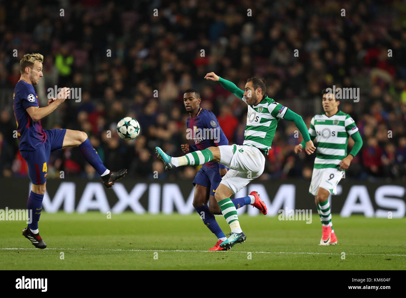 Uefa barcelona vs sporting group hi-res stock photography and images ...