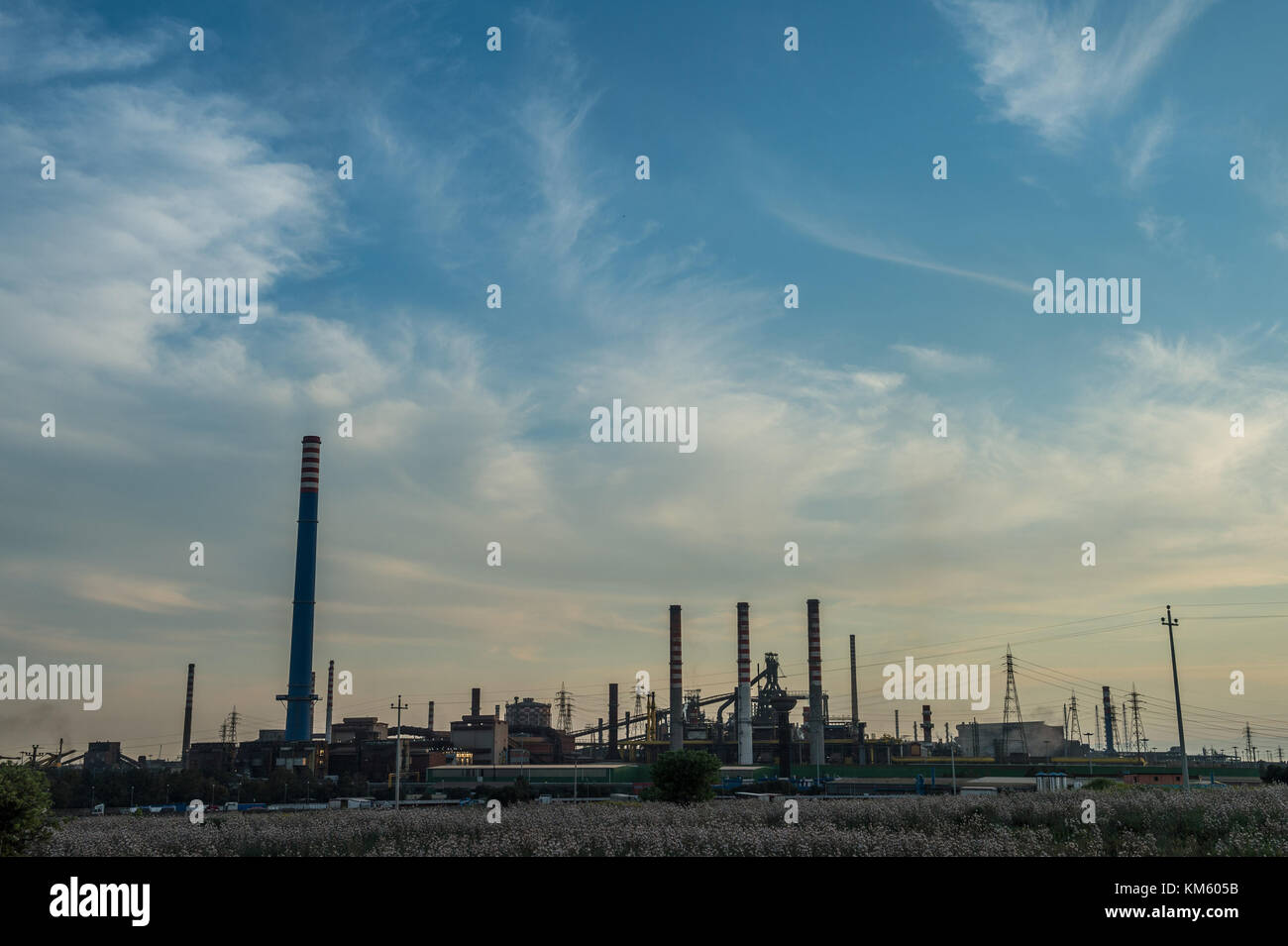 Taranto steel italy hi-res stock photography and images - Alamy