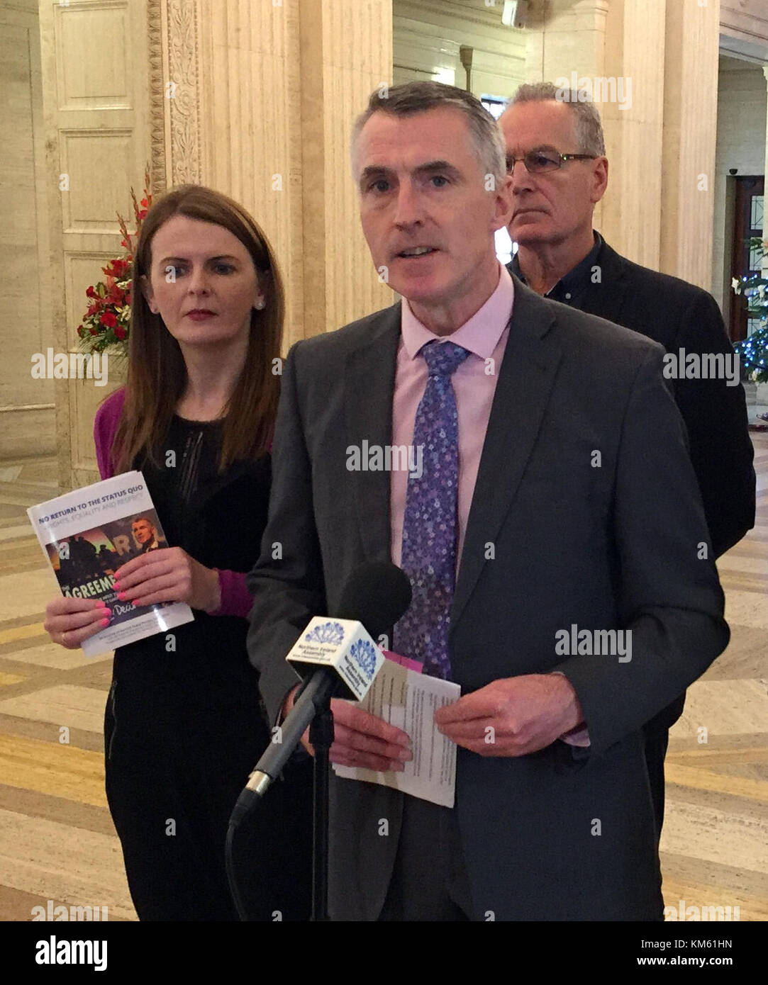 Sinn FeinÍs Declan Kearney speaking at Stormont Stock Photo - Alamy