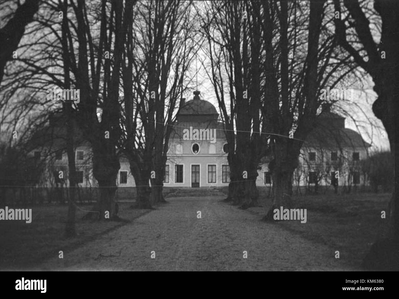 Runsa Slott is a historical castle in Sweden, cataloged under the KMB ...