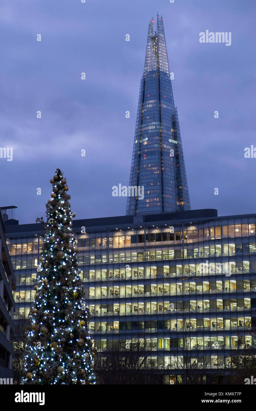 Shard xmas lights hi-res stock photography and images - Alamy