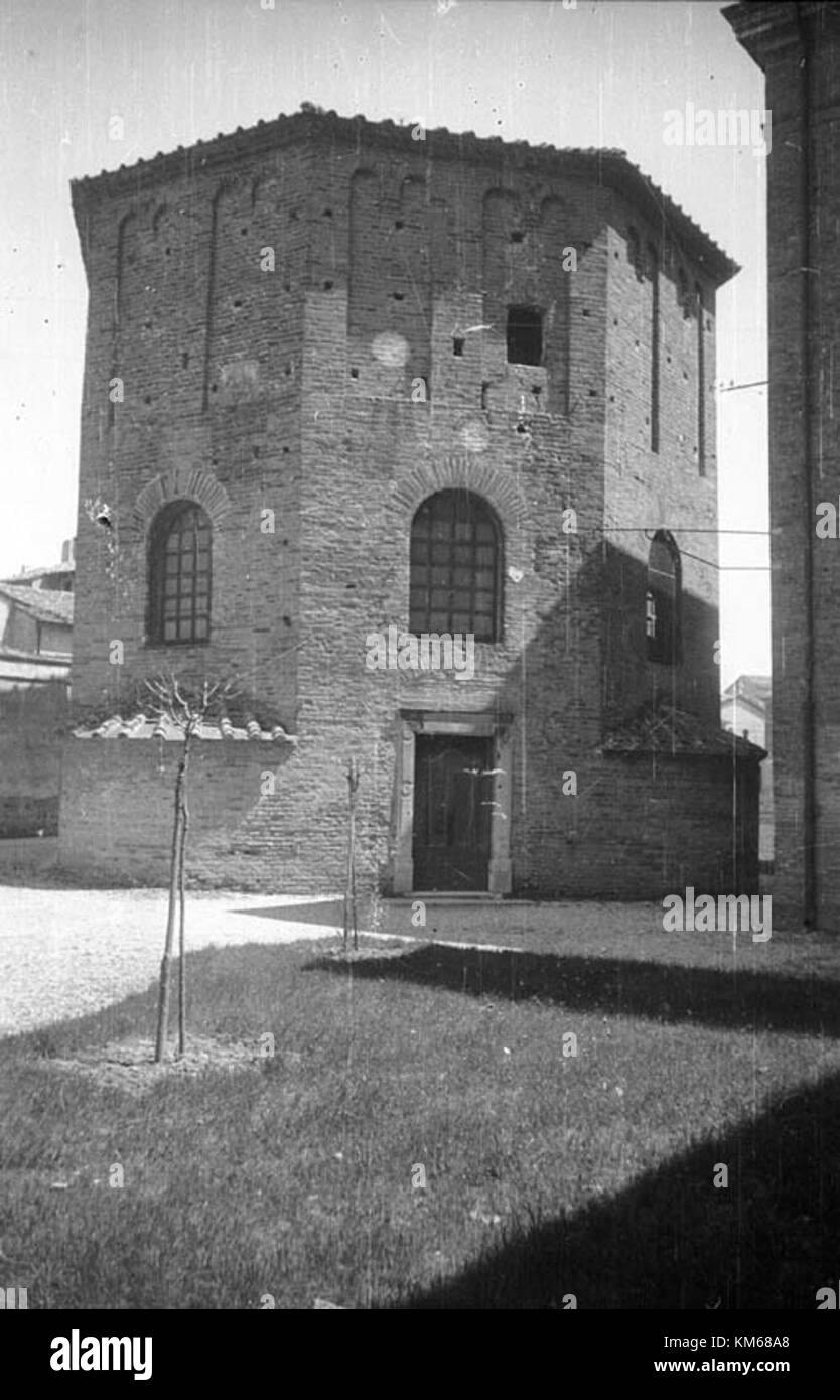 Ancient ravenna Black and White Stock Photos & Images - Alamy