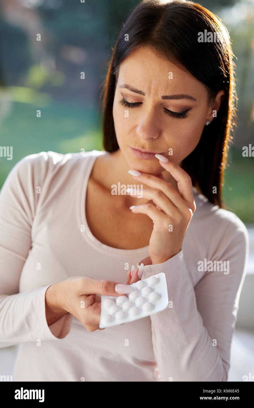 Looking in packet hi-res stock photography and images - Alamy