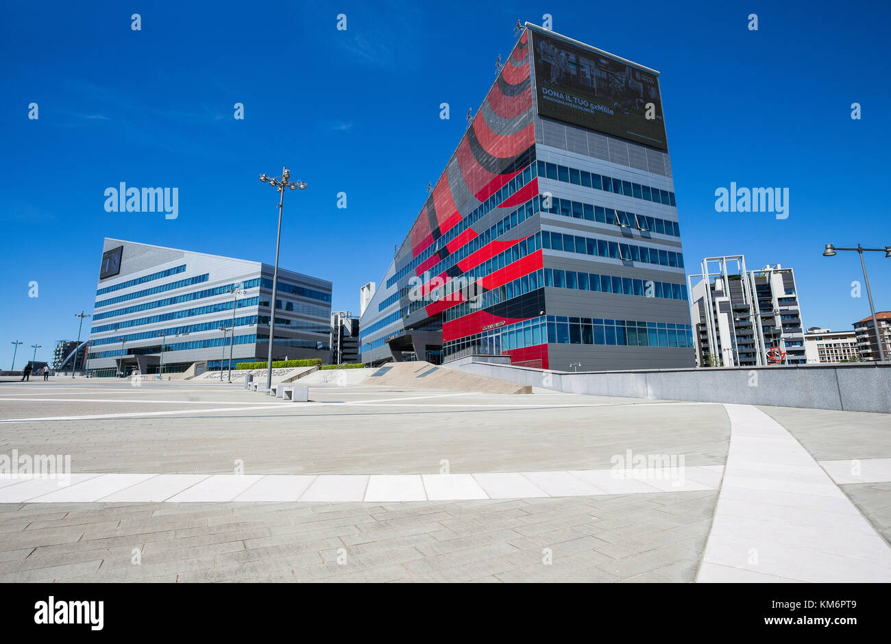 Milan modern building hi-res stock photography and images - Alamy