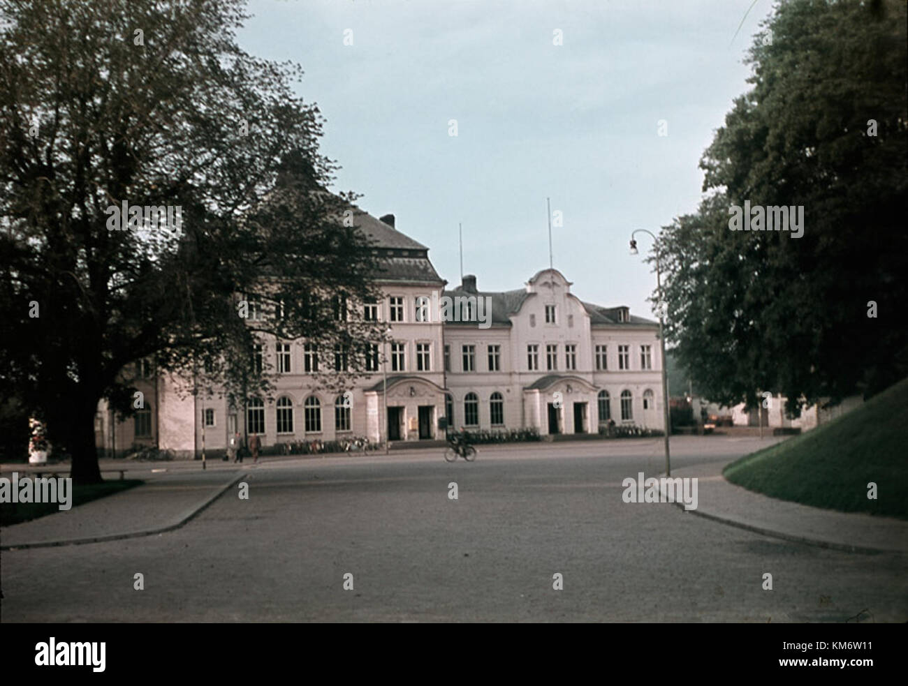 Kalmar is a city in southeastern Sweden, known for its historical ...