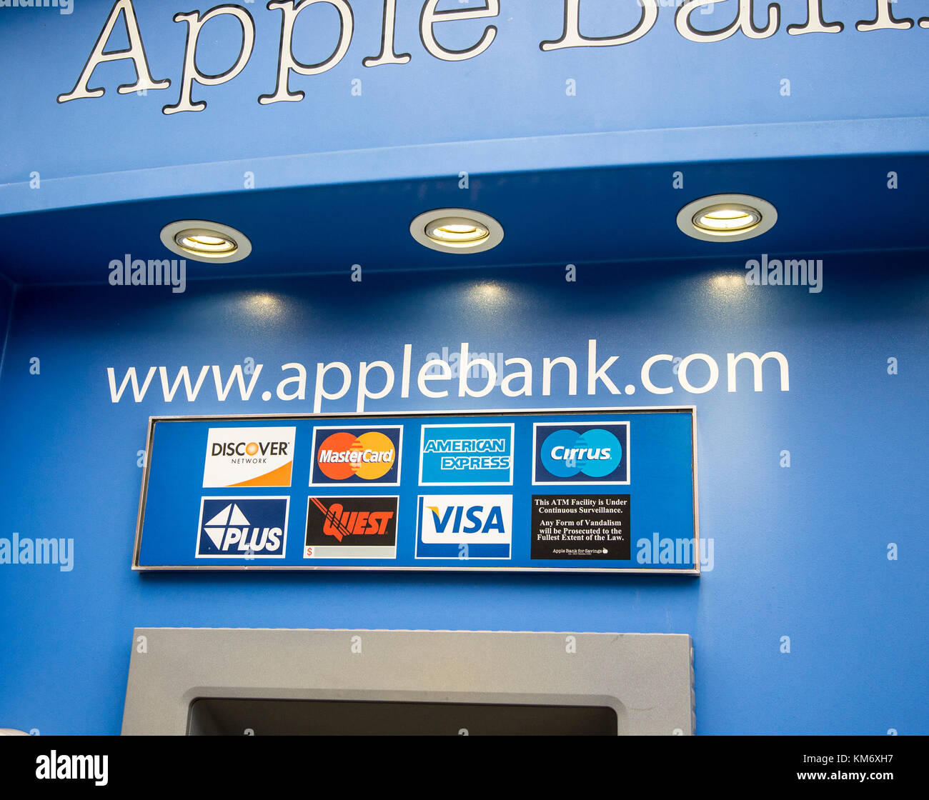 Apple bank hi-res stock photography and images - Alamy