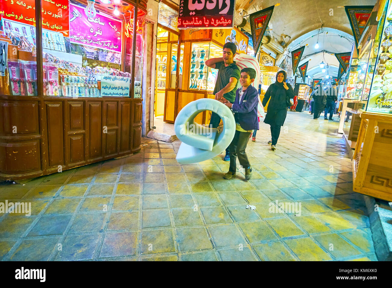 Iranian Souk High Resolution Stock Photography and Images - Alamy