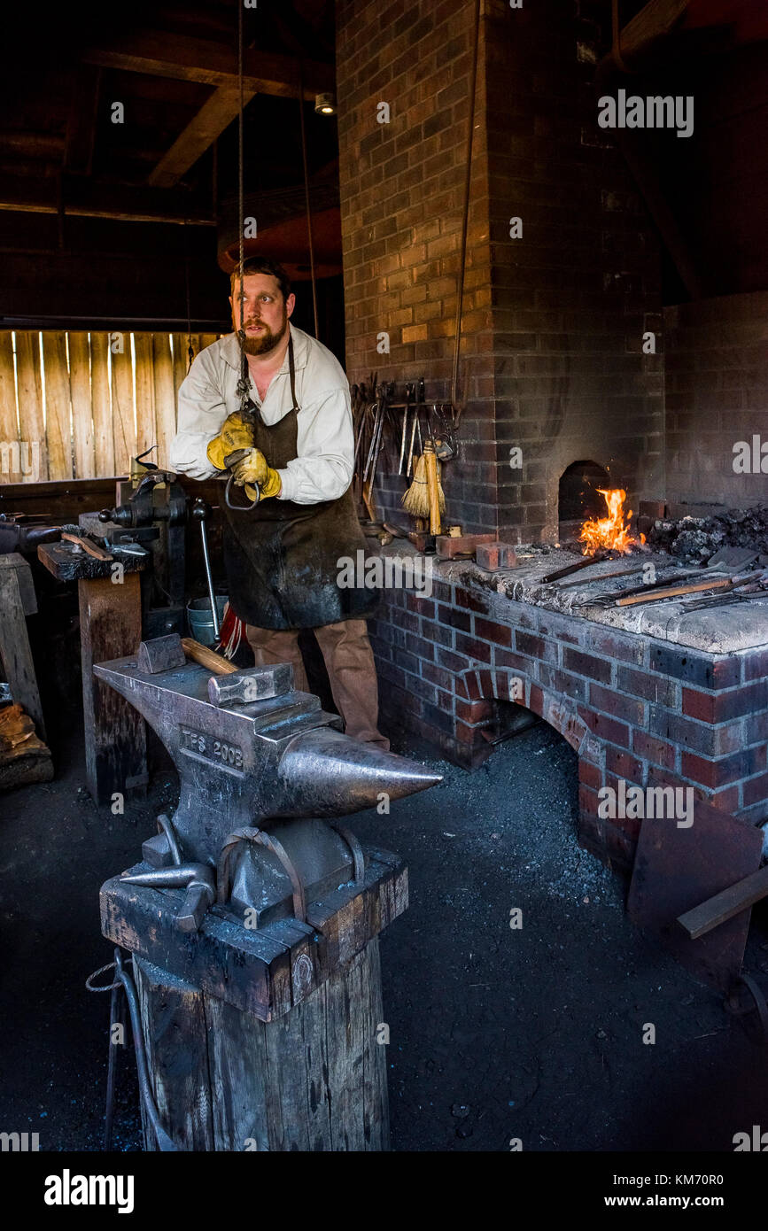 Blacksmith bellows hi-res stock photography and images - Alamy