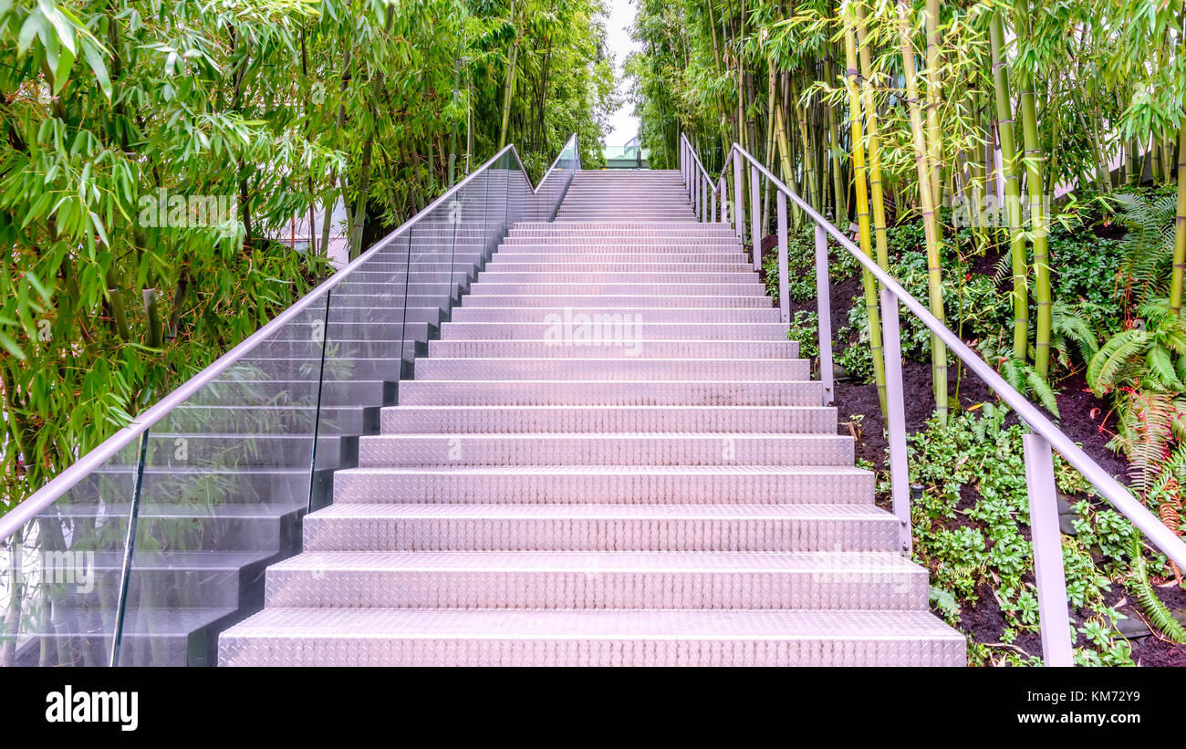 Metal staircase modern hi-res stock photography and images - Alamy