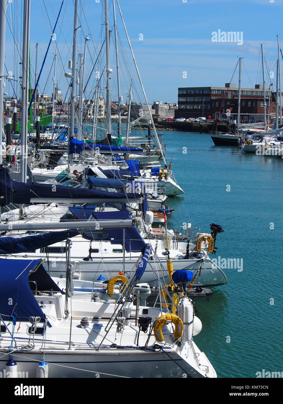 Yachts berthed at Haslar Marina in Portsmouth harbour, Gosport Stock ...