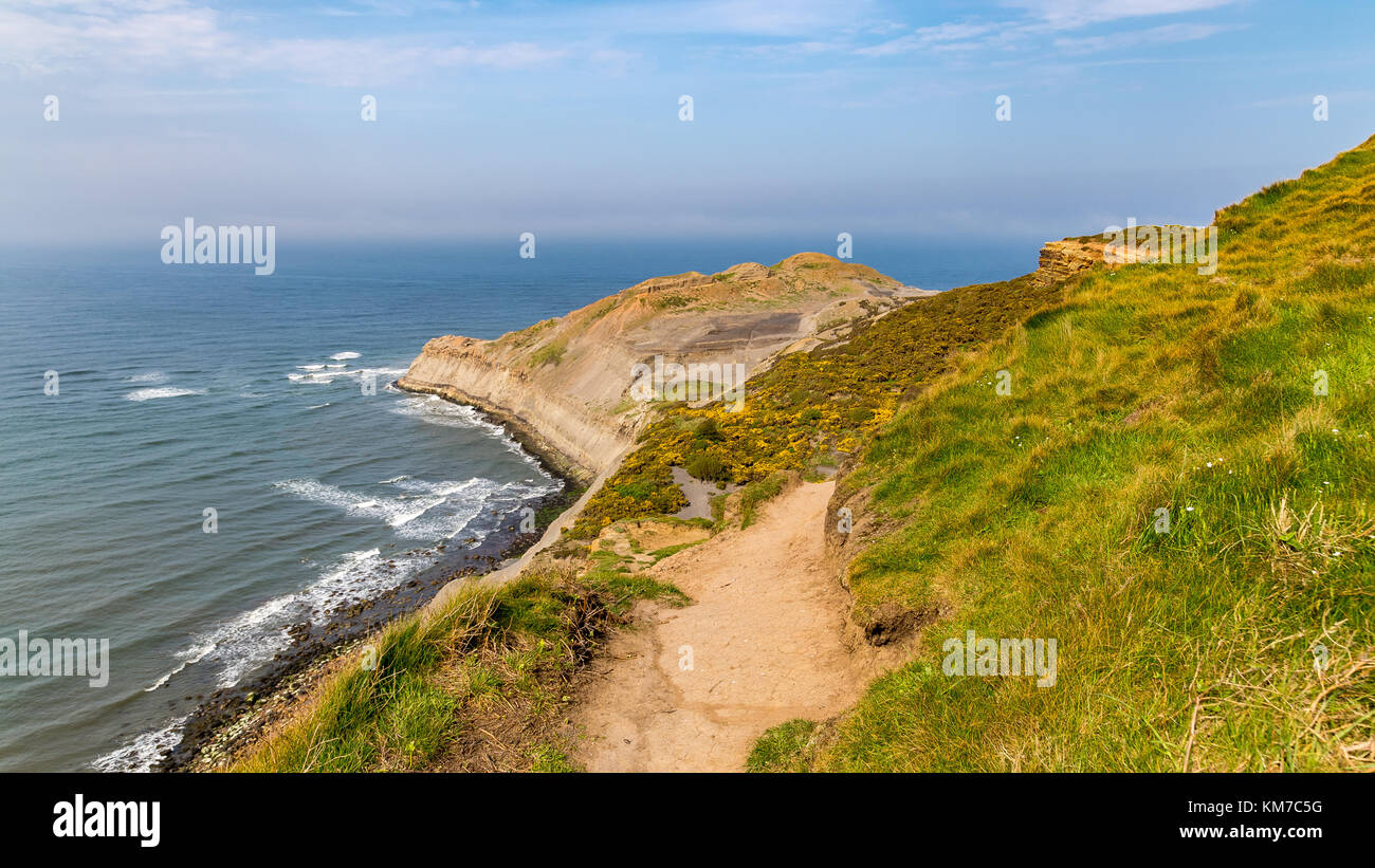 Kettleness cliff hi-res stock photography and images - Alamy