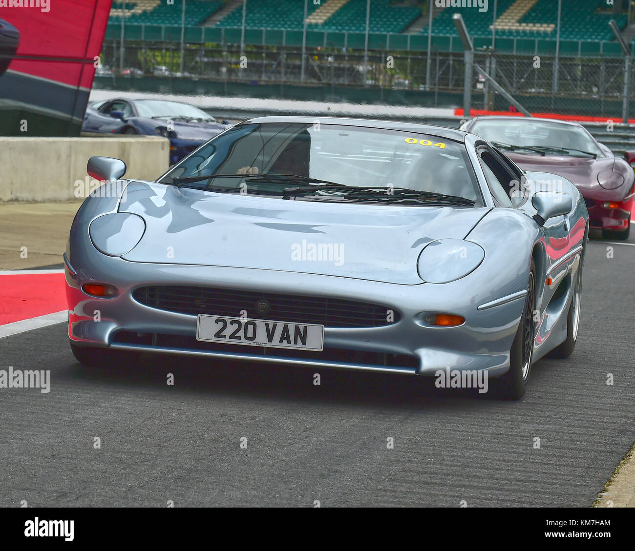 Jaguar XJ220, XJ220, Silverstone Classic, July 2017, Silverstone, Chris ...
