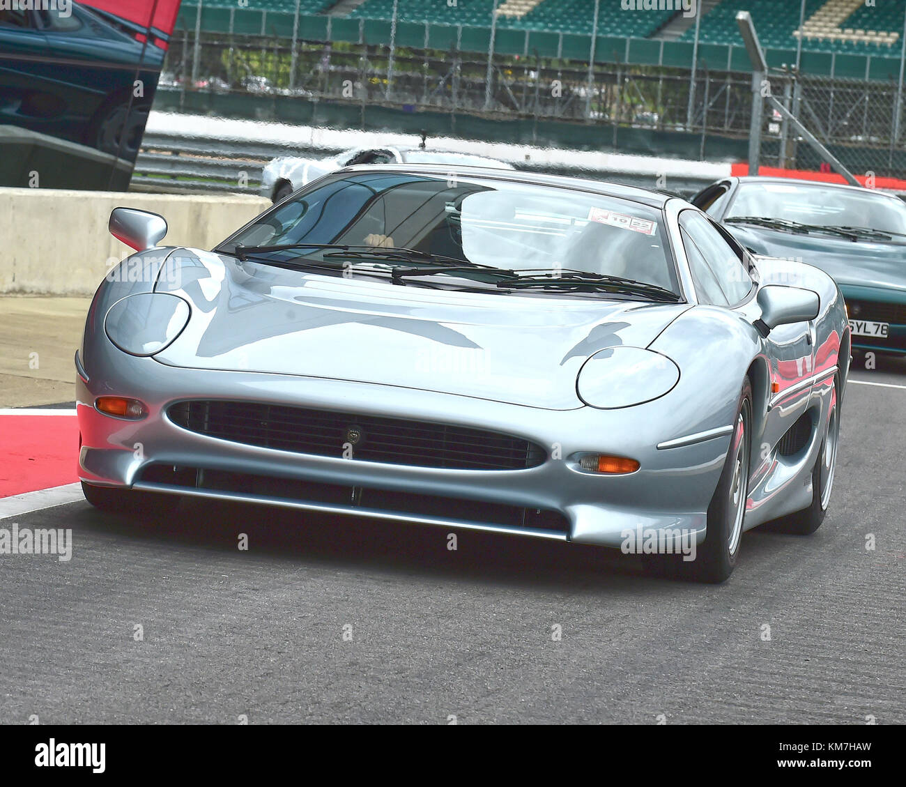 Jaguar XJ220, XJ220, Silverstone Classic, July 2017, Silverstone, Chris ...
