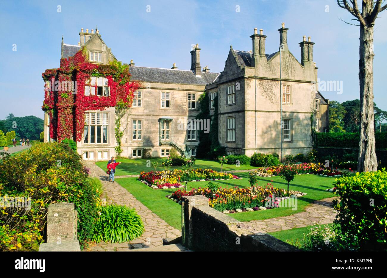 Muckross house on lakes hi-res stock photography and images - Alamy