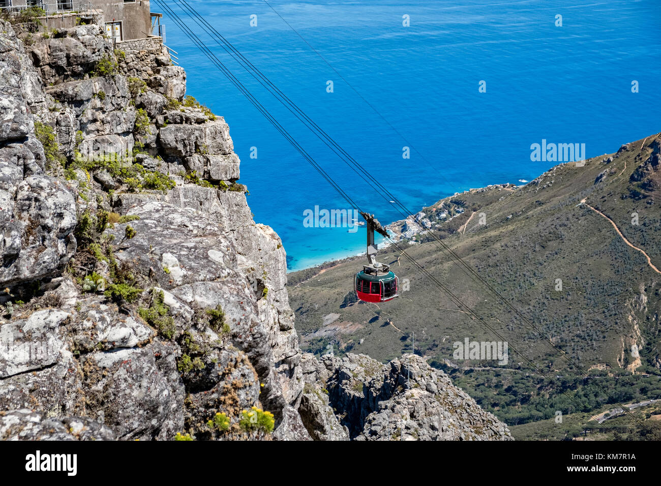 Famous table mountain cable car transports tourist to the summit Stock ...