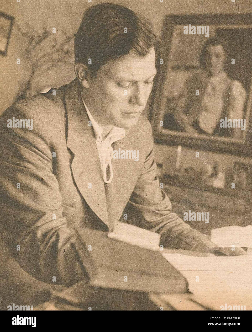 Harry Martinson was a Swedish author and poet. 'i VJ 1943' likely ...