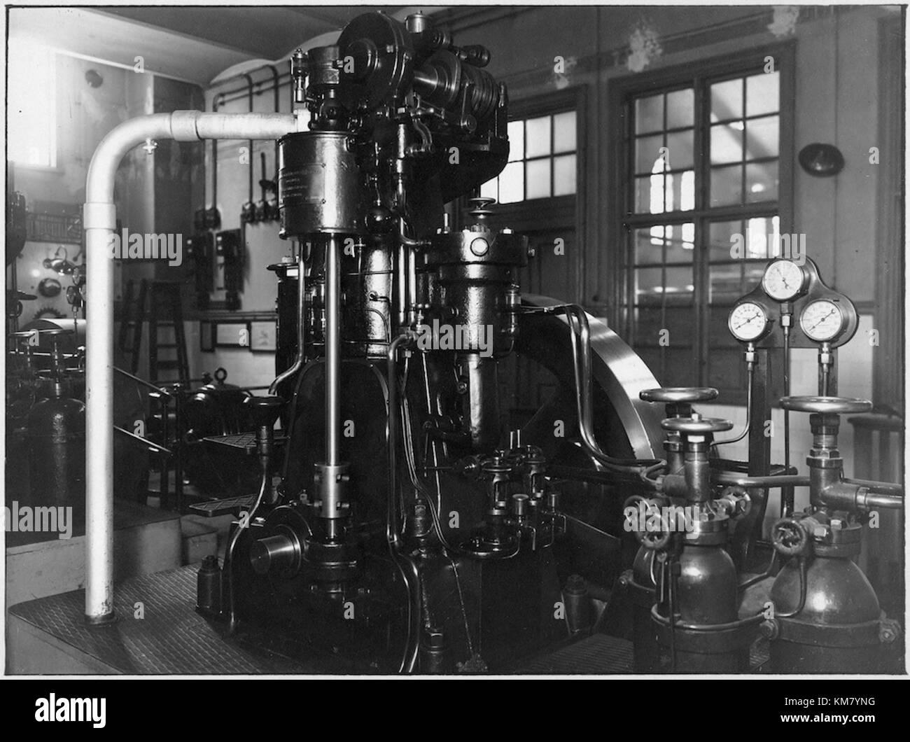 1920s electricity hi-res stock photography and images - Alamy