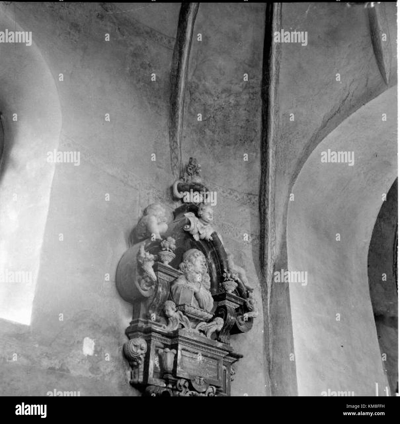 Solna Church, cataloged under KMB number 16000200133598, is a historic ...