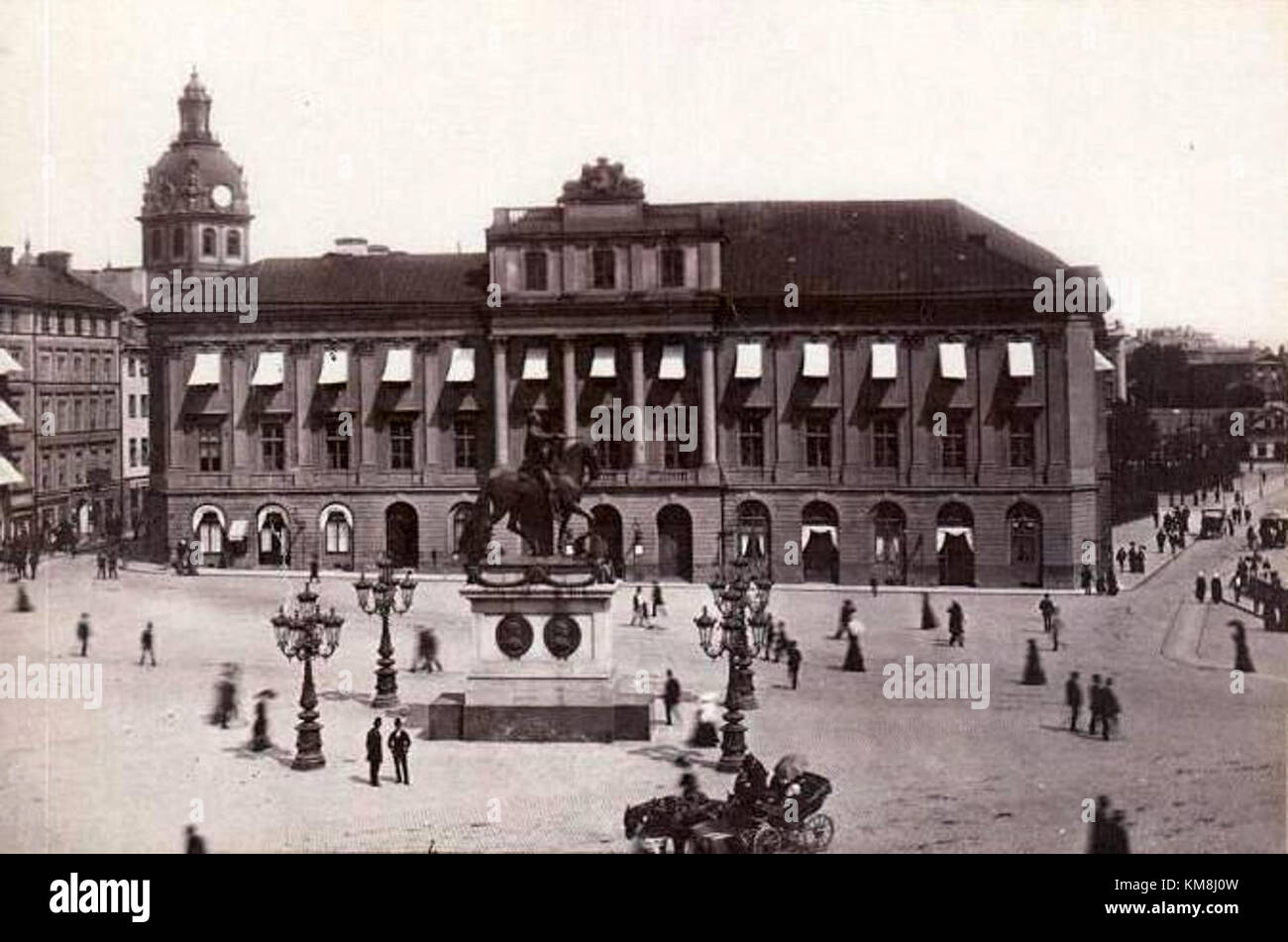 A historical reference to the opera scene or performances from the ...