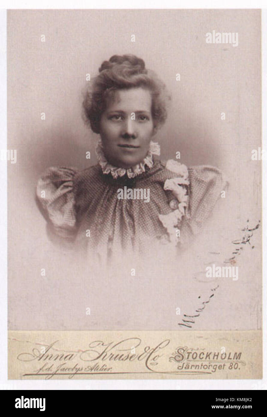 Sandel hi-res stock photography and images - Alamy