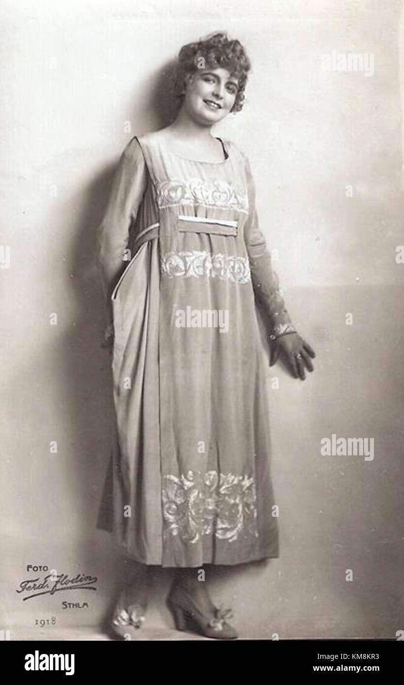 Gudrun Folmer Hansen starred in the 1918 film *Sirocco*, directed by ...