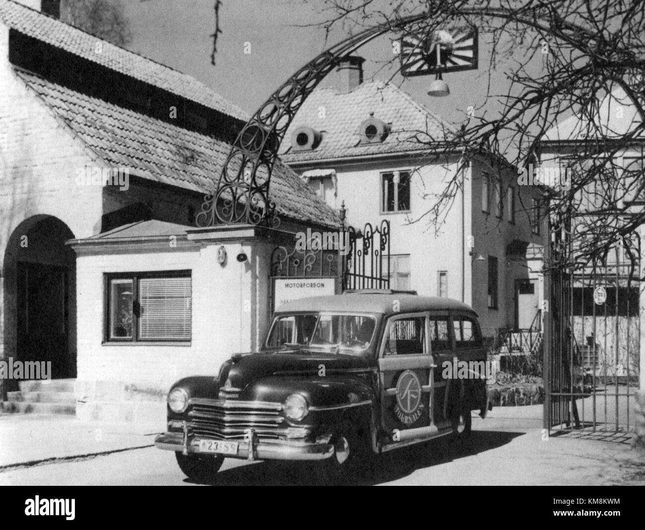 Film reviews Black and White Stock Photos & Images - Alamy