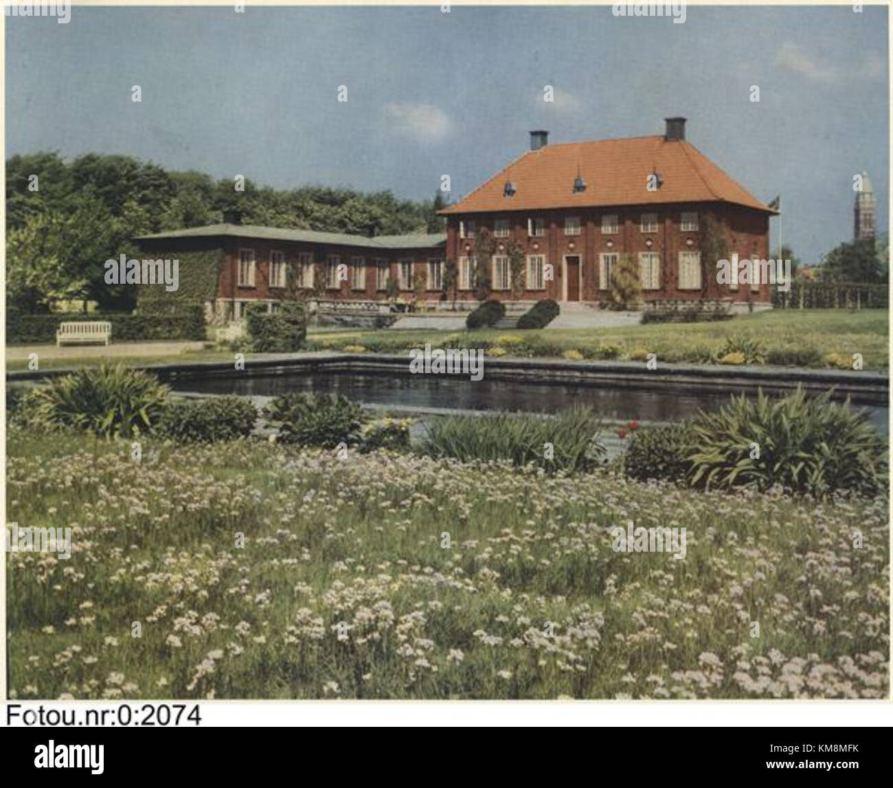 1950s office building hi-res stock photography and images - Alamy